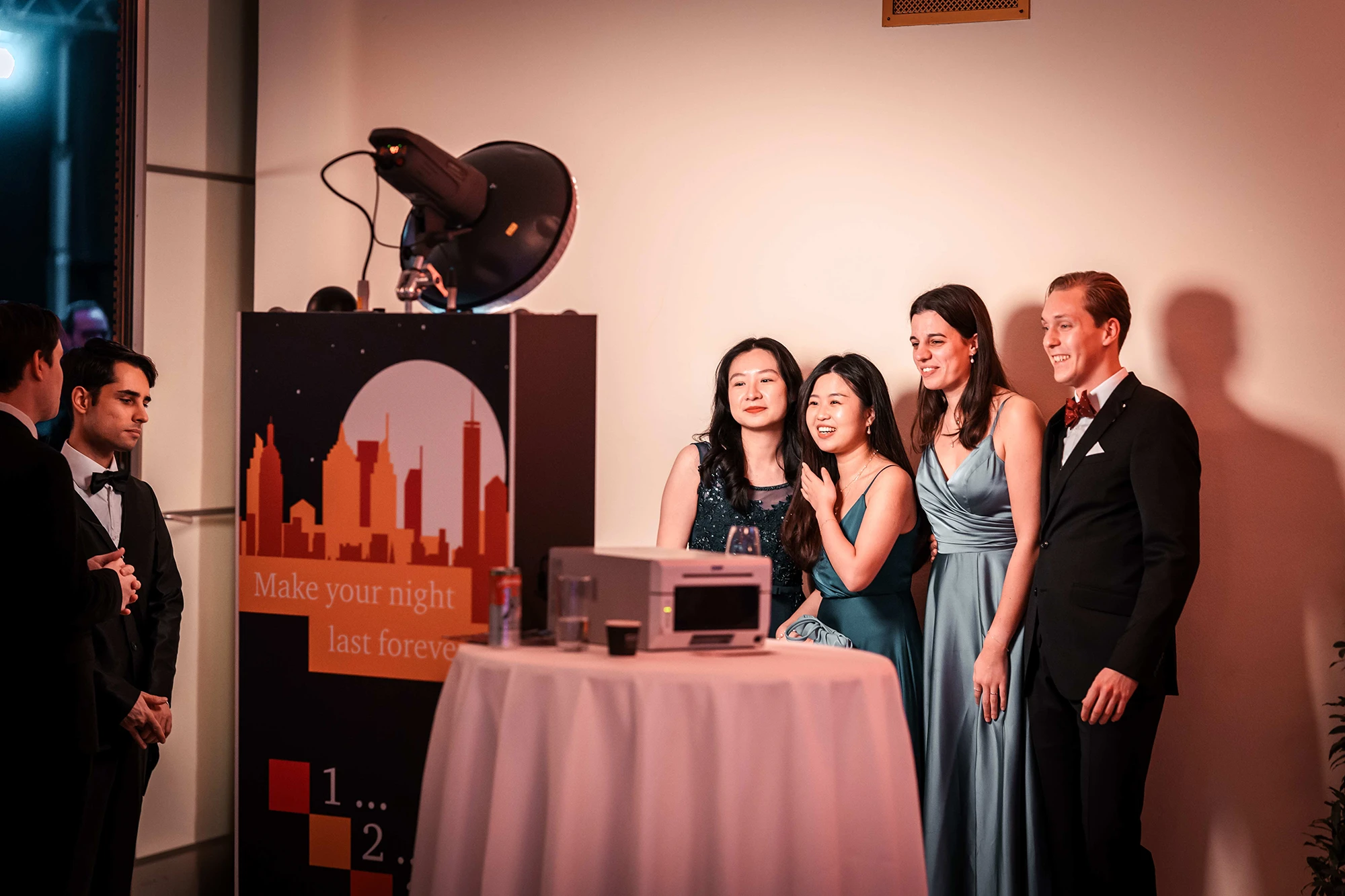 Review & Impressions | WU Ball Vienna